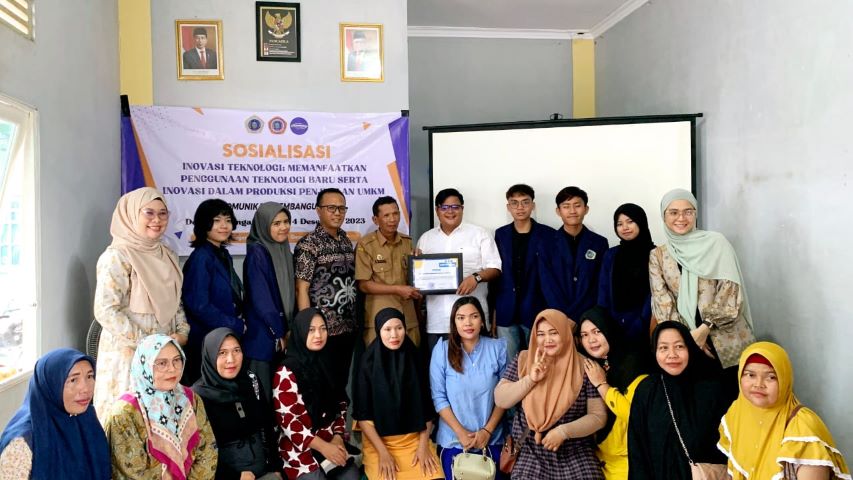 Dorong Pemanfaatan Teknologi Digital bagi UMKM, Mahasiswa FISIP Uniska Sosialisasi di Kalangan ...